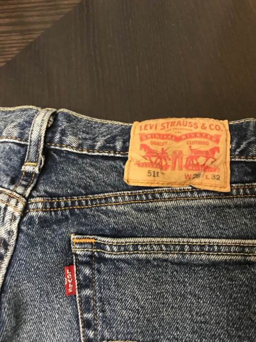 Levis traperice