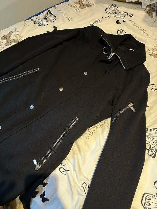 HUGO BOSS CRNI KAPUT