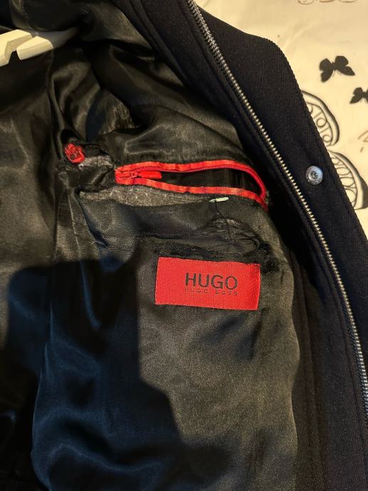 HUGO BOSS CRNI KAPUT