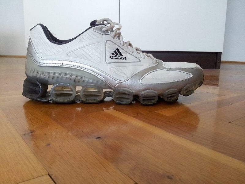 Adidas Bounce br. 47 1/3