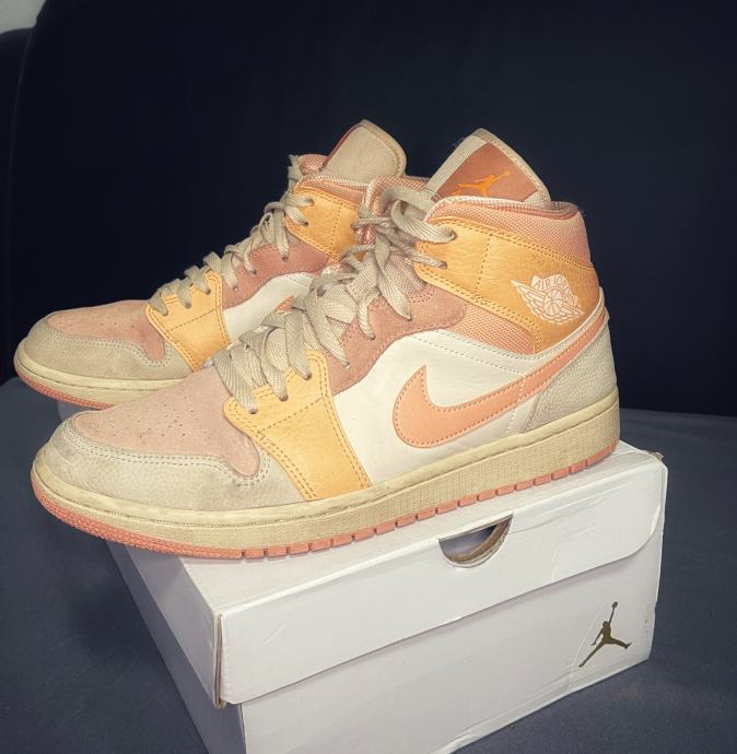 AIR JORDAN 1 APRICOT