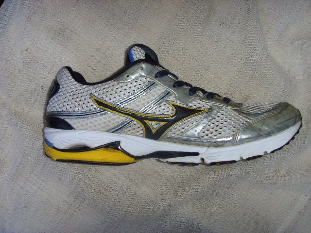Mizuno Wave Rider 15 muške tenisice broj 44