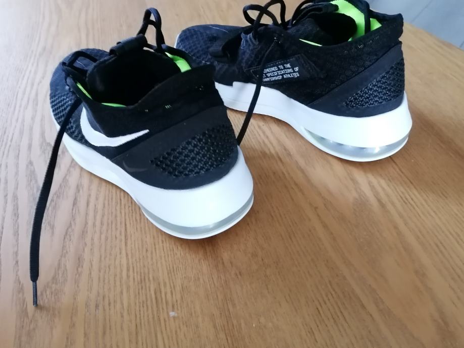 NIKE AIR FORCE MAX LOW