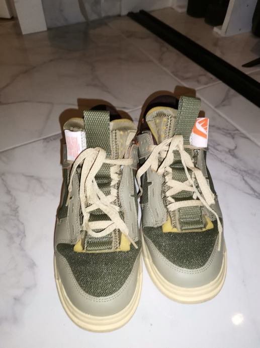 Nike dunk low maslinasto zelene tenisice 42 2/3