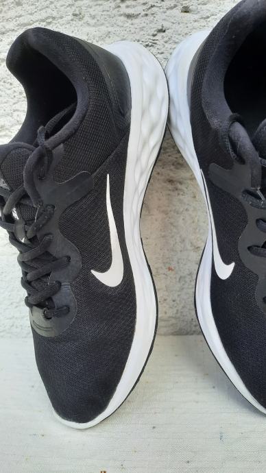 Nike Revolution 6 muške lake tenisice EUR 43