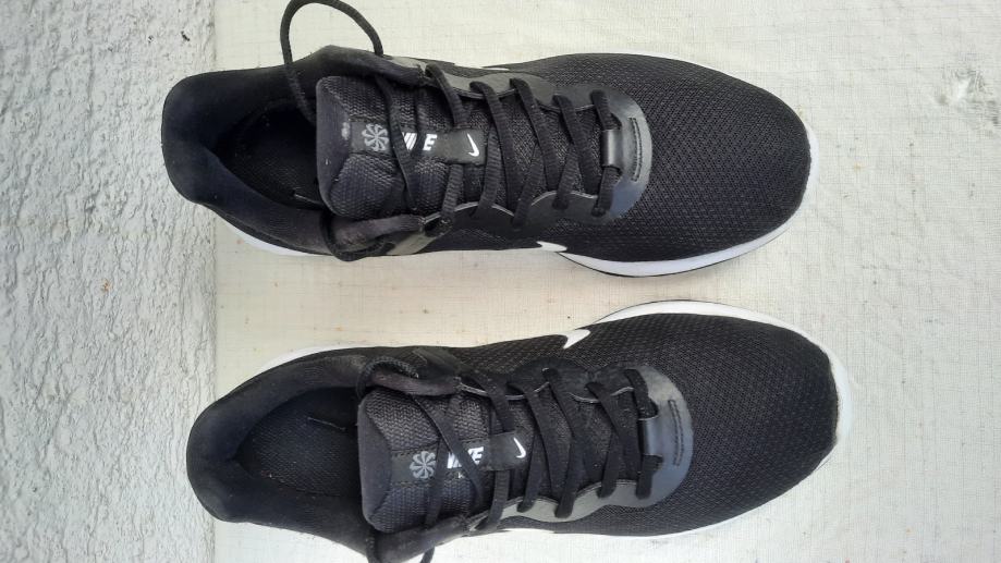 Nike Revolution 6 muške lake tenisice EUR 43