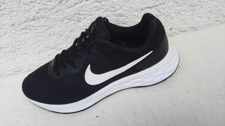 Nike Revolution 6 muške lake tenisice EUR 43