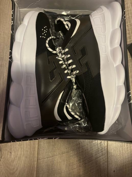 Versace chain reaction