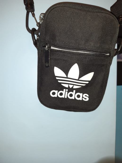 Original Adidas torbica.