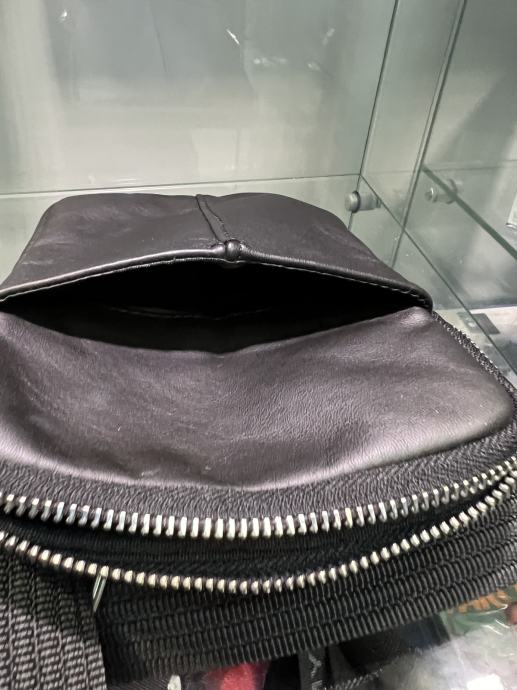 Torbica muška oko jednog ramena kožna ručni rad crna,NOVO,RAČUN!