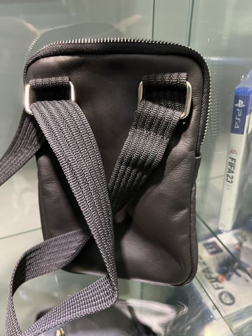 Torbica muška oko jednog ramena kožna ručni rad crna,NOVO,RAČUN!