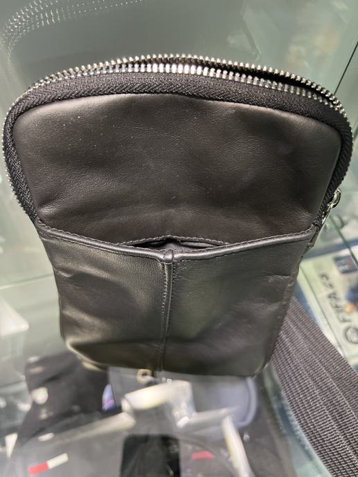 Torbica muška oko jednog ramena kožna ručni rad crna,NOVO,RAČUN!