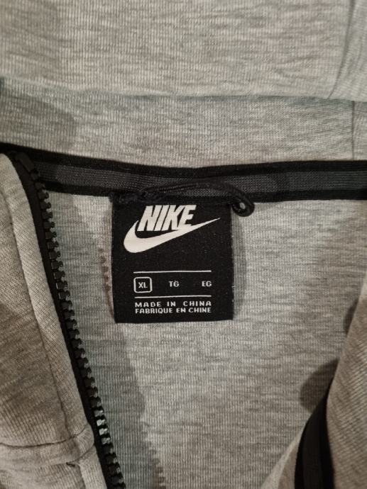 Nike tech fleece sivi XL
