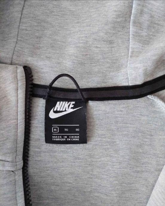 Nike tech fleece XL