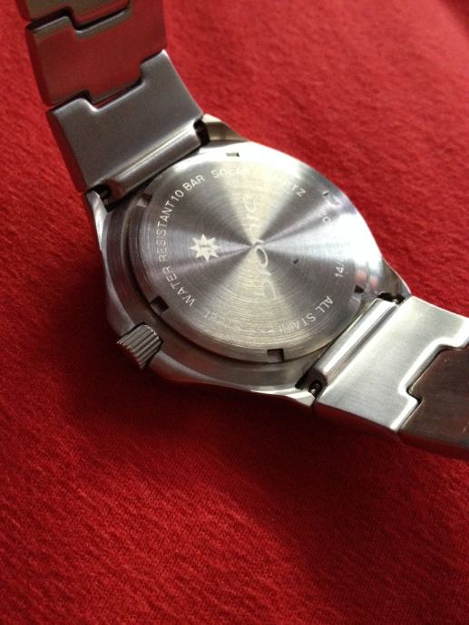 JUNGHANS Solarni sat BIONIC NOVI - znaci nikad nosen! Original Kutija