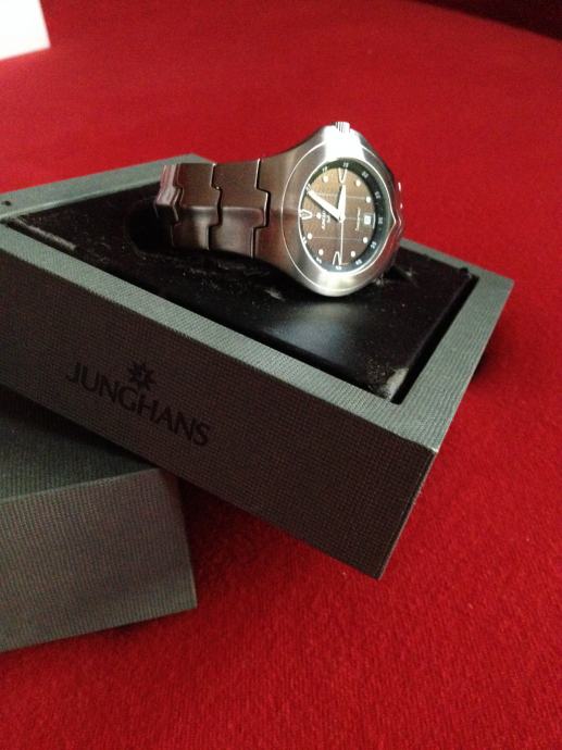 JUNGHANS Solarni sat BIONIC NOVI - znaci nikad nosen! Original Kutija