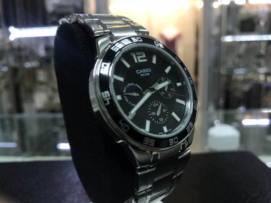 Muški Casio sat sa kronografima •NOVO •GRAVIRANJE •DOSTAVA