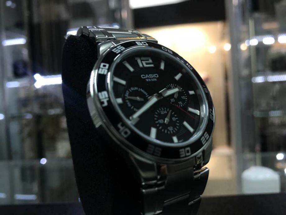Muški Casio sat sa kronografima •NOVO •GRAVIRANJE •DOSTAVA