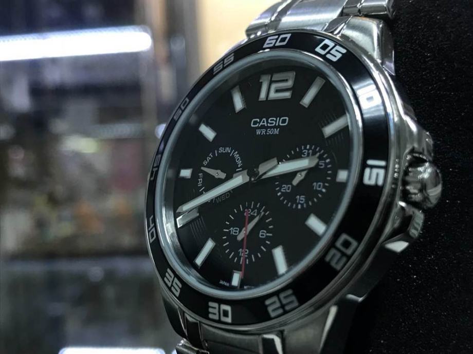 Muški Casio sat sa kronografima •NOVO •GRAVIRANJE •DOSTAVA
