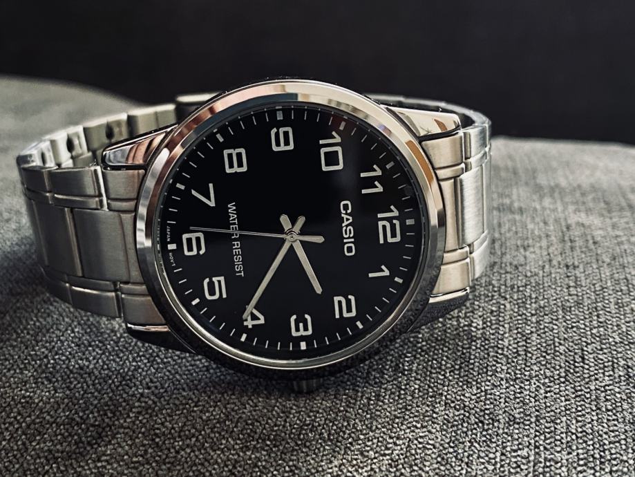 Muski sat Casio