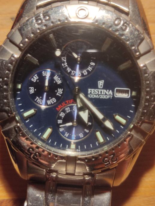 Muški sat FESTINA 100M/33FT prodajem za 90 E