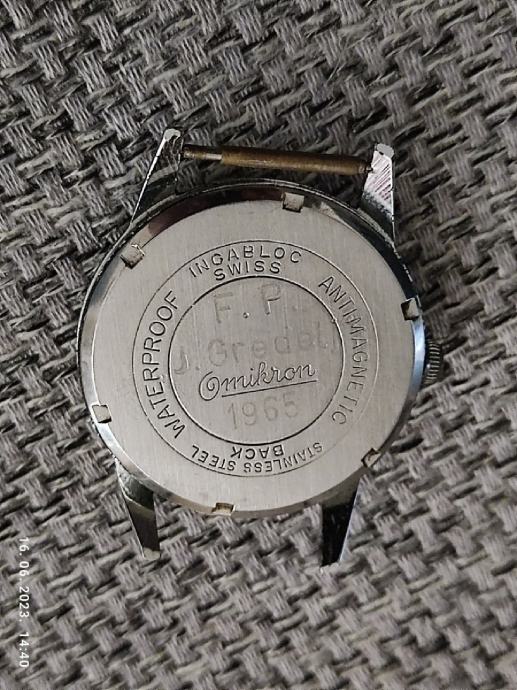 Omikron muški ručni sat