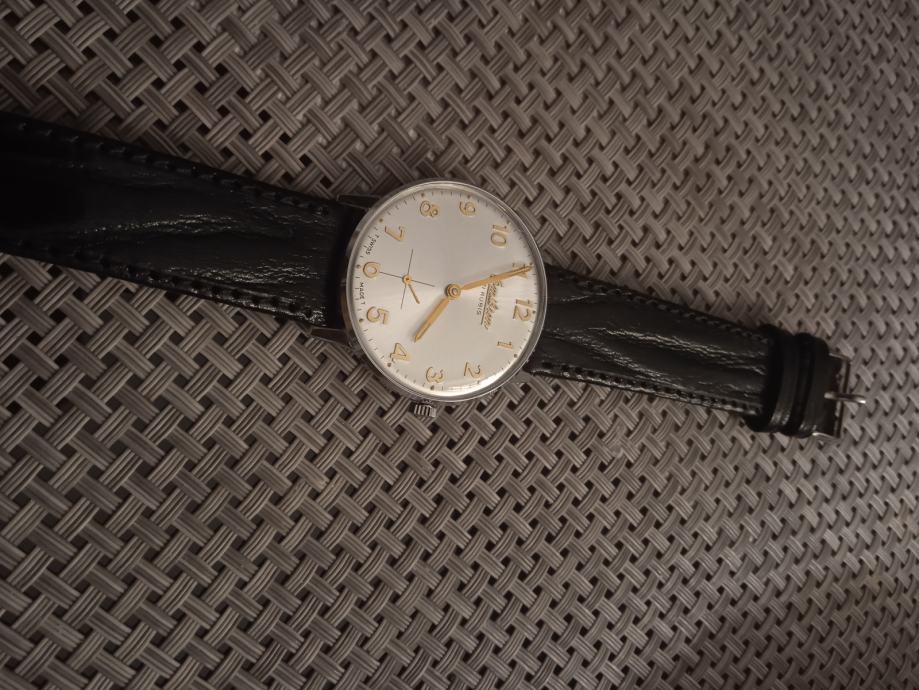 Omikron ručni sat iz 70