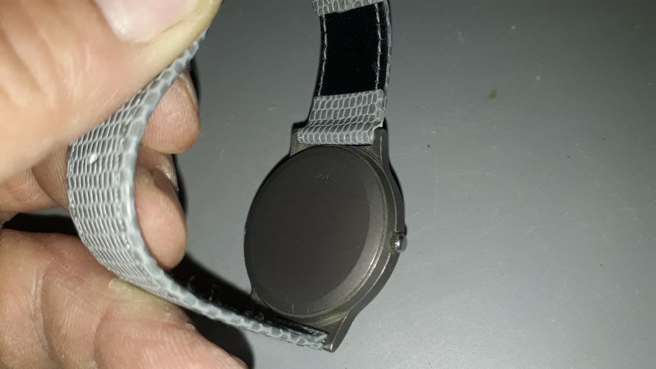 Osco Quartz Titan analog sat s datumom