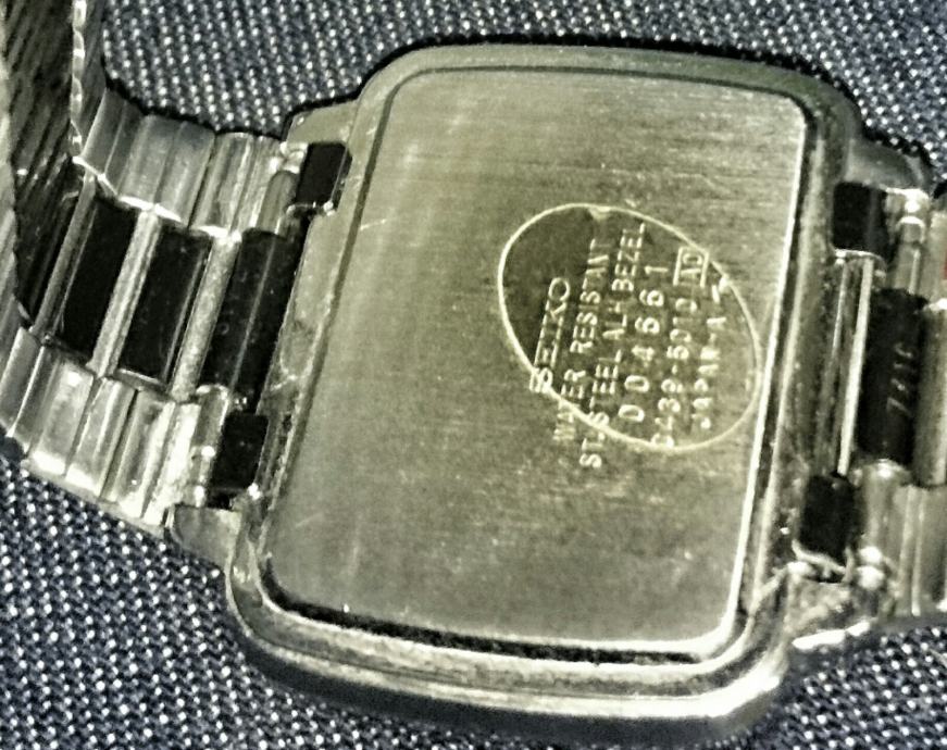 Seiko c439-5010 digitalni sat sa kalkulatorom