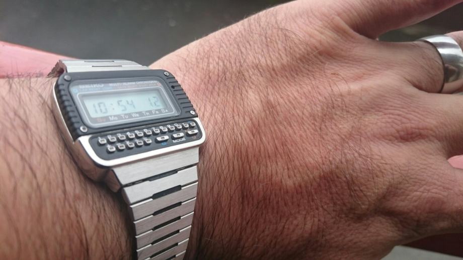 Seiko c439-5010 digitalni sat sa kalkulatorom