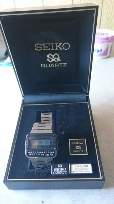 Seiko c439-5010 digitalni sat sa kalkulatorom