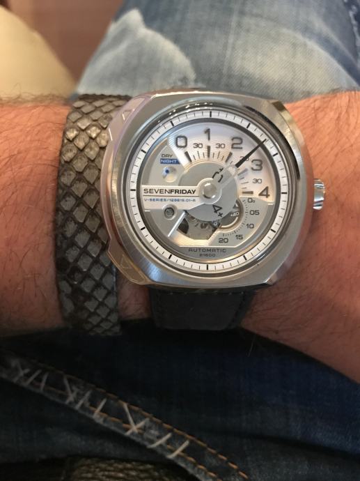 Sevenfriday V1