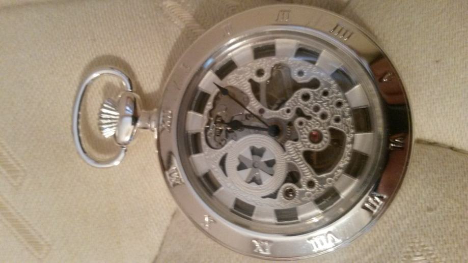 Srebrni dzepni sat automatic