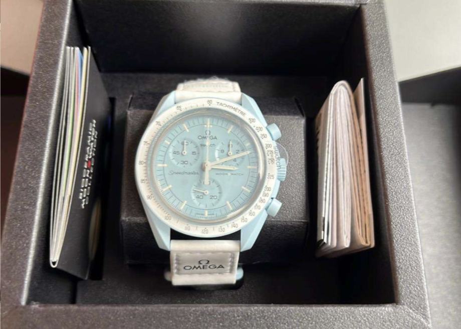 Swatch x Omega MOONSWATCH Uranus