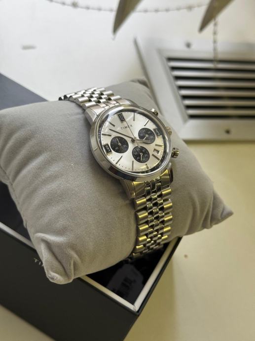 Timex Marlin Panda Chronograph