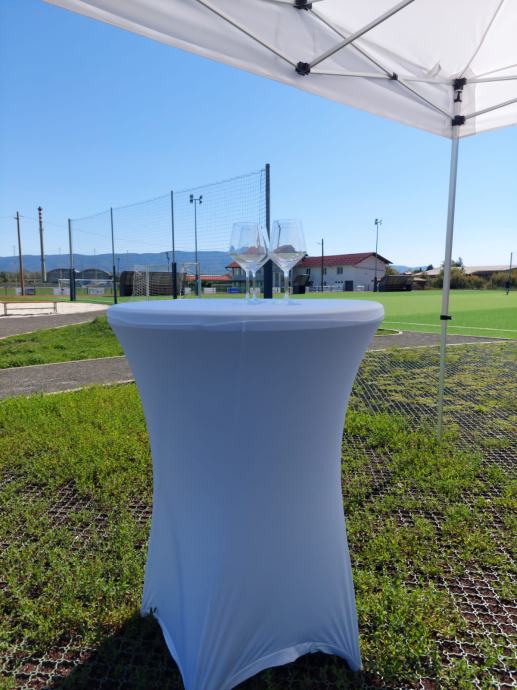 Najam profesionalnih šatora 3x3m i barskih stolova