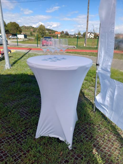 Najam profesionalnih šatora 3x3m i barskih stolova