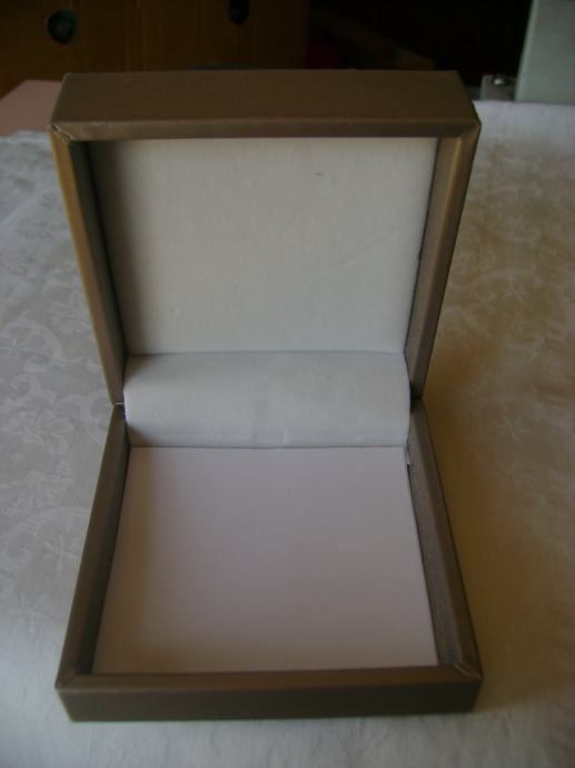 Kutijica za nakit - kutija za prsten, narukvicu ili lančić