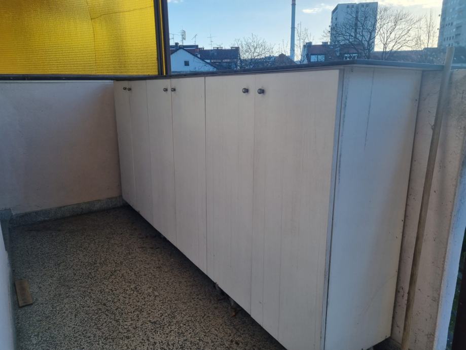 DRVENI ORMAR / KOMODA ZA BALKON - POKLANJAM