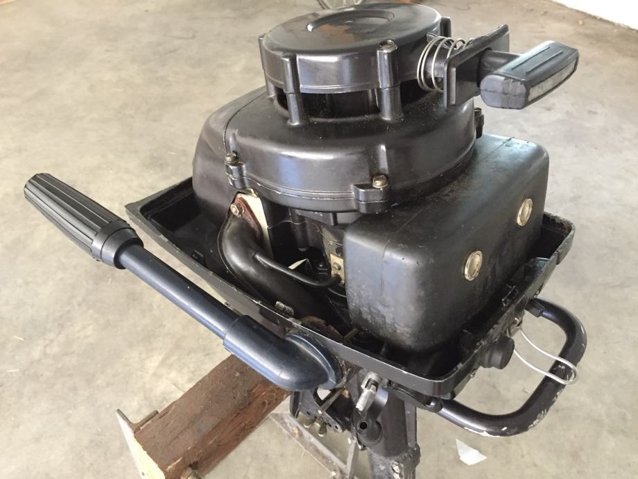 Legendarna penta - Tomos 4 - vanbrodski motor - bez spremnika goriva