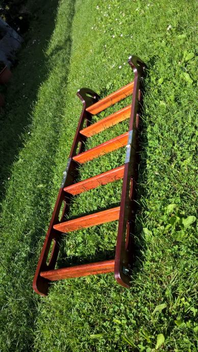 Stepenice od mahagonia