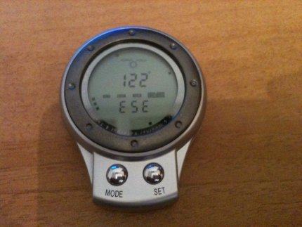 digitalni kompas, visinomjer, barometar, termometar, sat ...