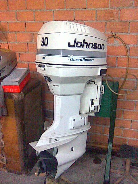 Vanbrodski motor Johnson 90 Oceanrunner