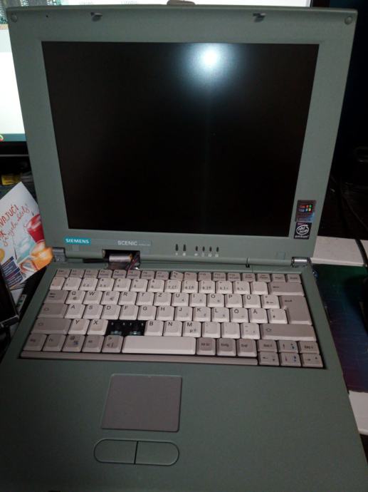 Retro laptop / notebook Siemens Scenic Mobile 350 266MMX 64mb 12.1 lcd