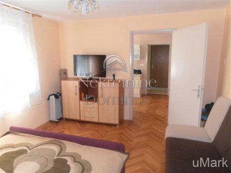 1 - SOBNI STAN 30,00 m2, 1. KAT, UREĐEN !!! (prodaja)
