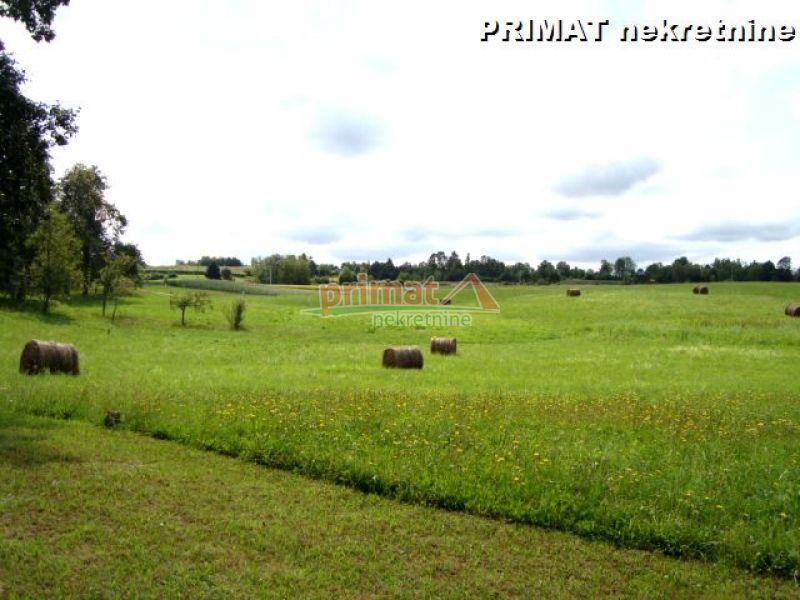 1800 m2 nedaleko rijeke Kupe