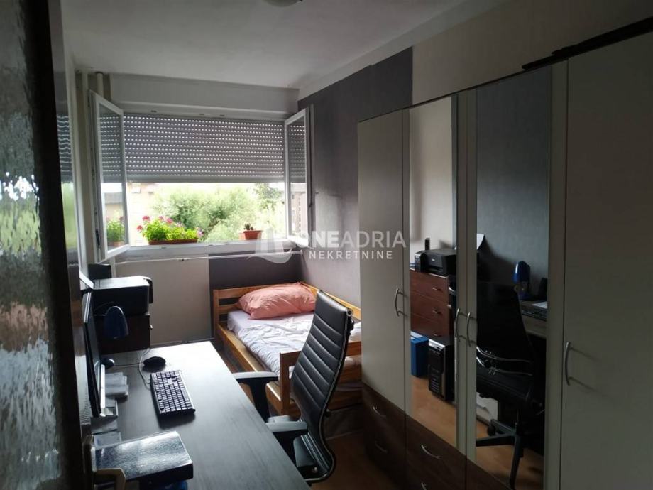 2S+DB, LOĐA, FREKVENTNA LOKACIJA!! (prodaja)