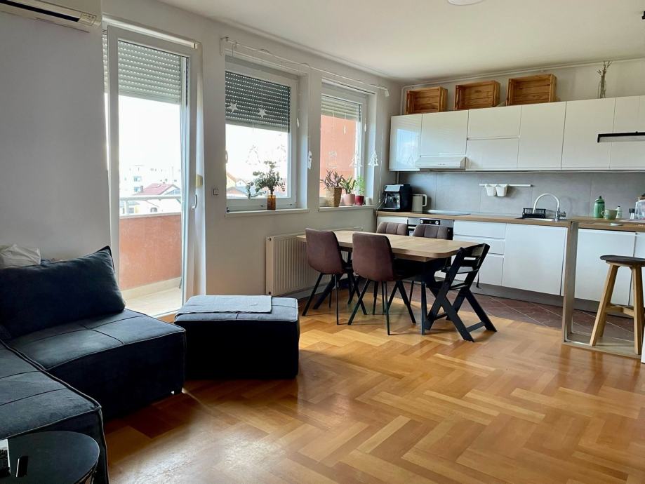 3-soban stan, 72m2, 2625€/m2, GP mjesto, spremište, potpuno namješten ...