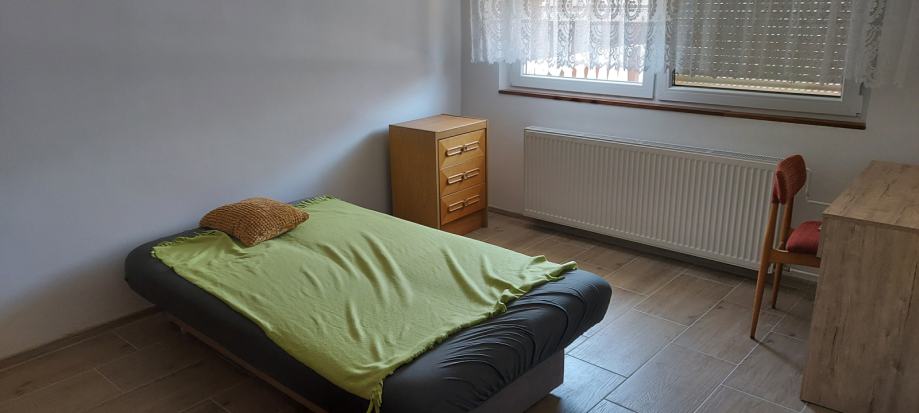3 sobni stan 70 m2, tražim cimera/icu