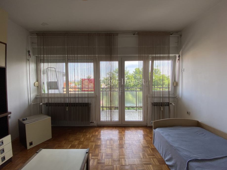 A. ŠTAMPARA - jednosoban stan 35 m2, IV, centralno (prodaja)